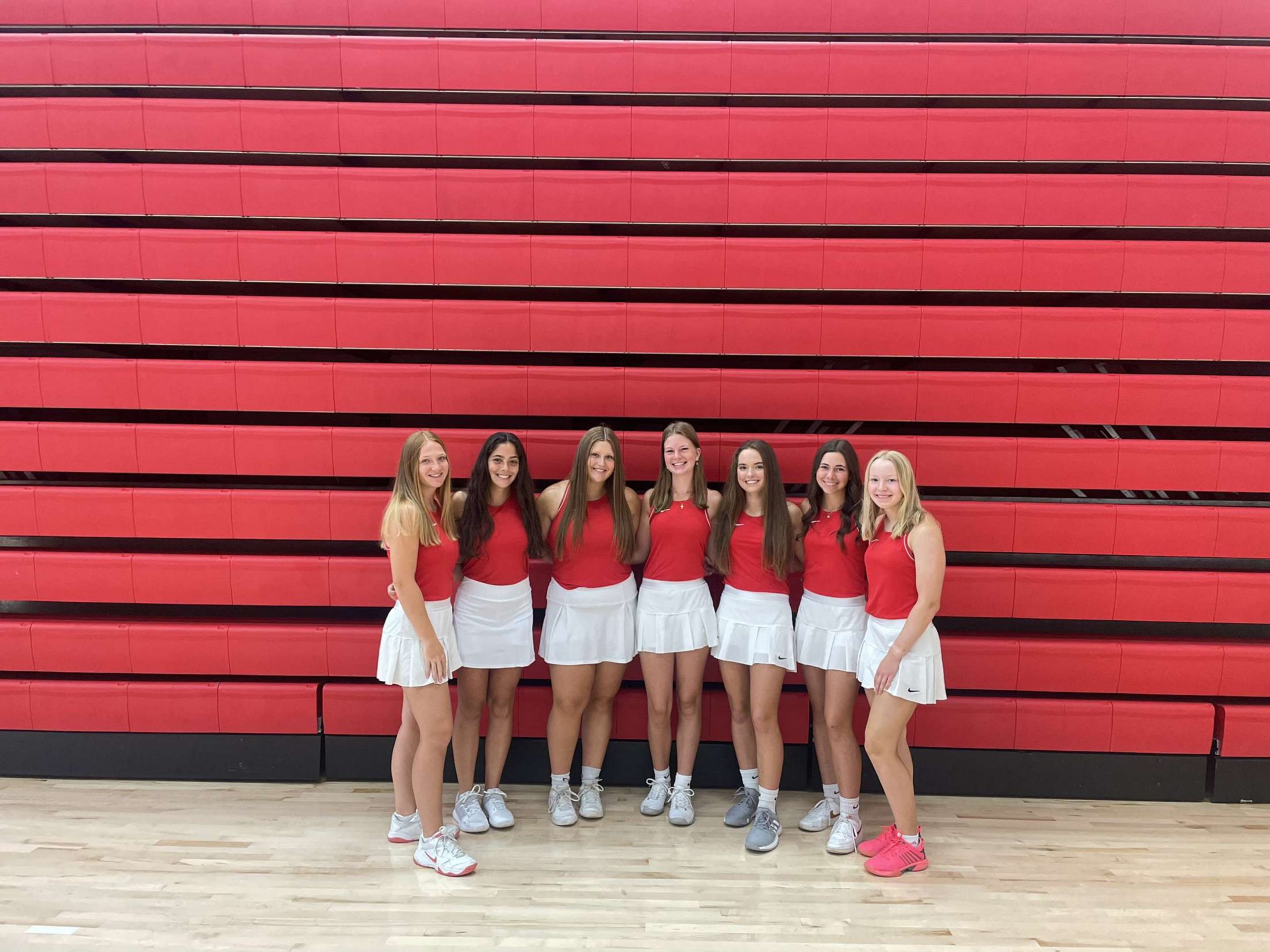 Wadsworth Girls tennis works as a team to achieve goals – The Bruin